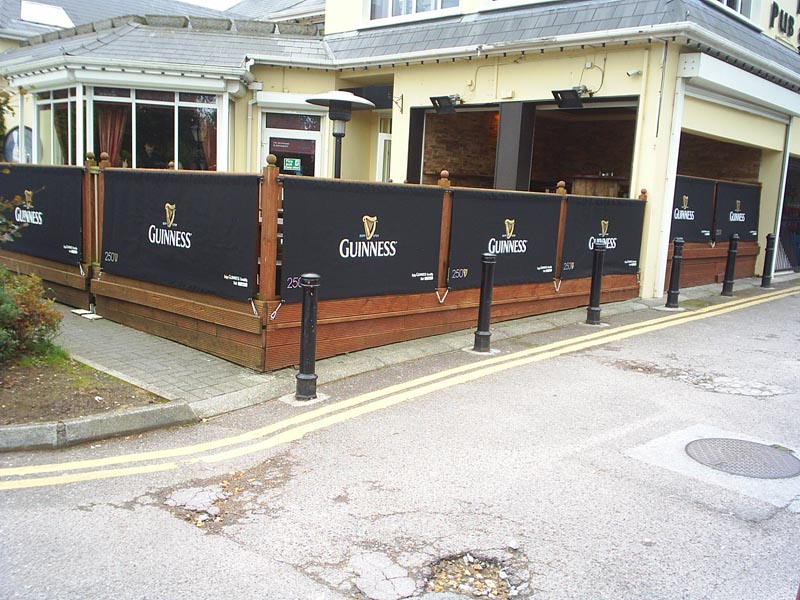Bespoke Windbreakers And Glass Screens For Your Outdoors